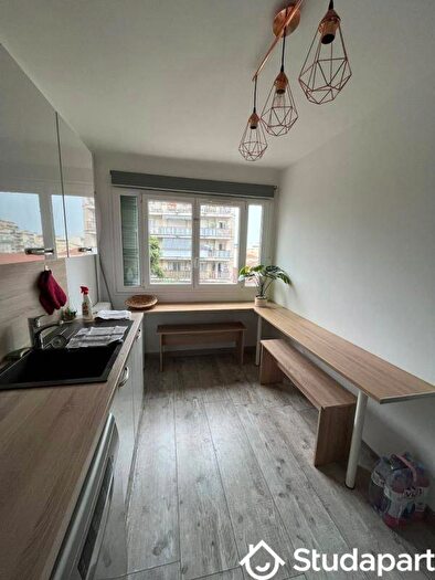 Appartement à louer - Saint Augustin, Nice - 1 pièce - 4 chambres