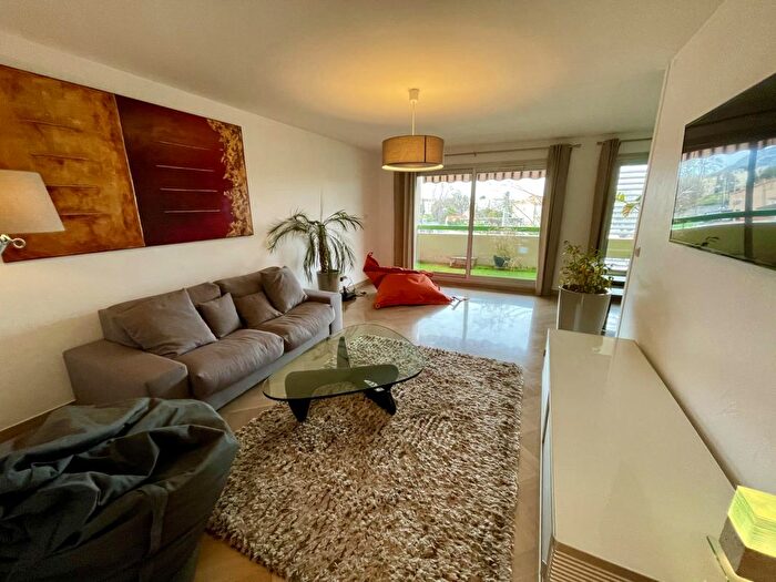 Appartement à louer - Marseille e , Sainte-Anne - 3 pièces - 2 chambres