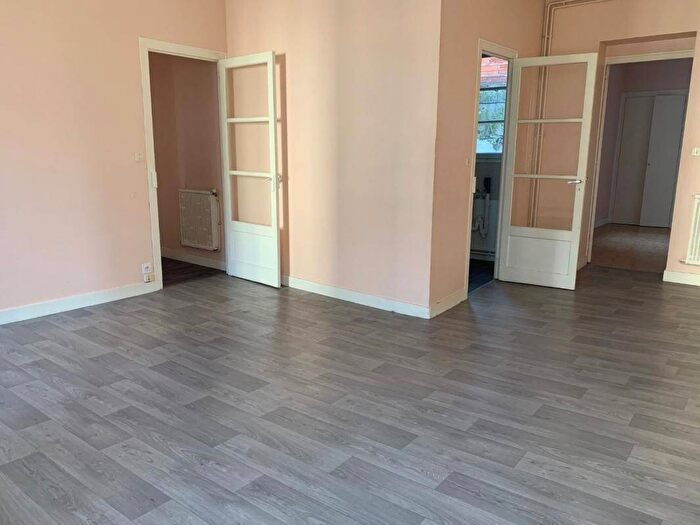 Appartement à louer - Vieil Angoulême-Centre Ville - 4 pièces - 3 chambres