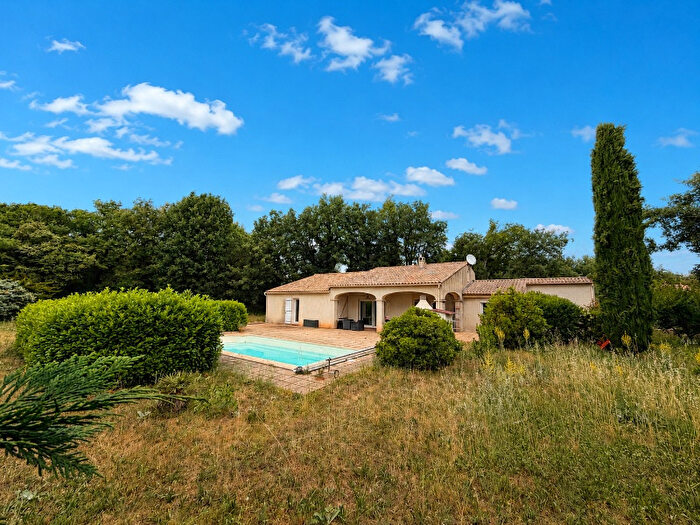 Maison 6 pièces à Nans-les-Pins, à vendre