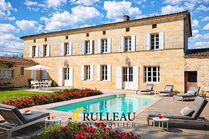 Maison à vendre - Saint-André-de-Cubzac - 8 pièces - 5 chambres