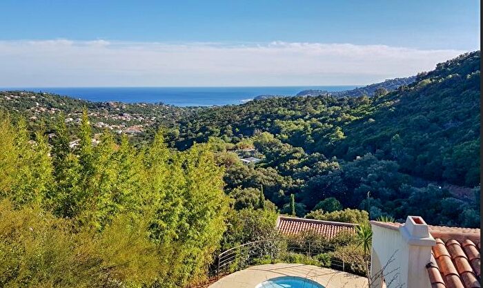 Maison à vendre - Cavalaire-sur-Mer, Moulin, Collières, Eau Blanche - 5 pièces - 4 chambres