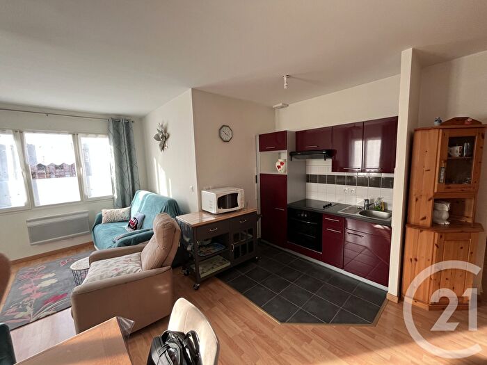 Appartement à vendre - Montargis, Centre-ville - 2 pièces - 1 chambre