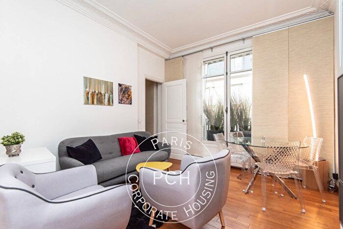 Appartement à louer - Ecole Militaire, Paris ème arrondissement - 3 pièces - 2 chambres