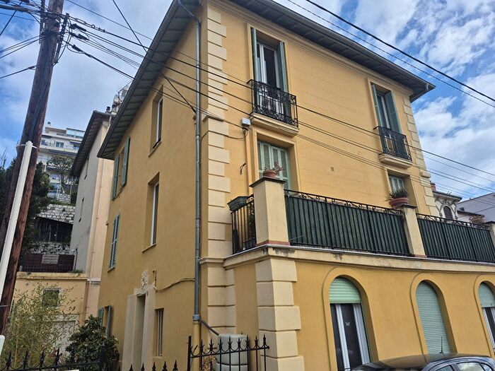 Appartement à louer - Cimiez, Nice - 3 pièces - 2 chambres