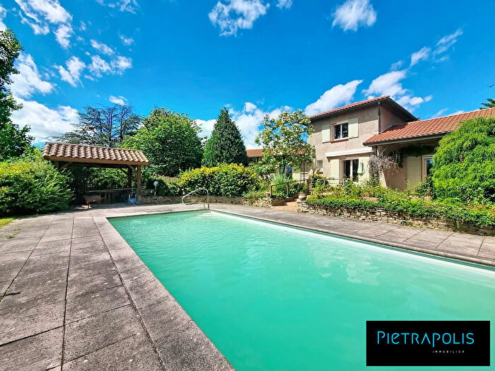 Maison 6 pièces à Sainte-Consorce, à vendre