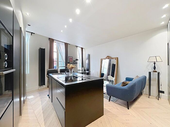 Appartement à louer - Toulouse, Les Carmes-Esquirol - 2 pièces - 1 chambre