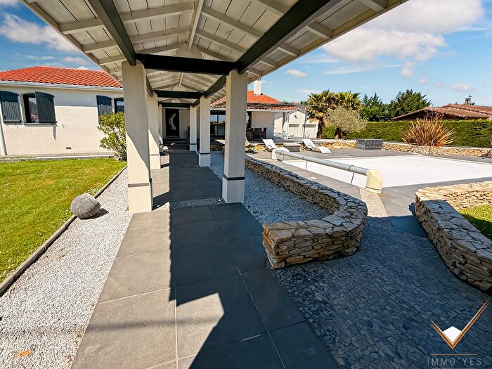 Maison à vendre - Saint-Clar-de-Rivière - 5 pièces - 4 chambres