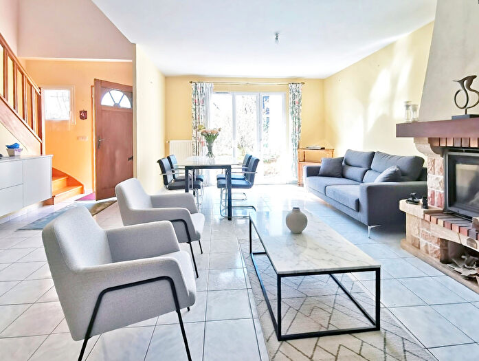 Maison à vendre - Magny-les-Hameaux - 7 pièces - 5 chambres