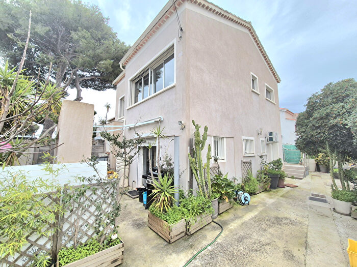 Maison à vendre - Hyères, Ayguade, Salins - 7 pièces - 6 chambres