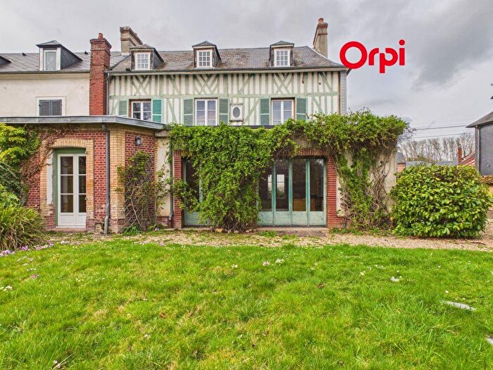 Maison à louer - Centre Ville, Bernay - 7 pièces - 5 chambres