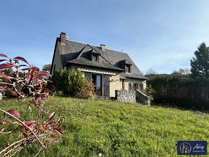 Maison à vendre - Ydes - 5 pièces - 4 chambres