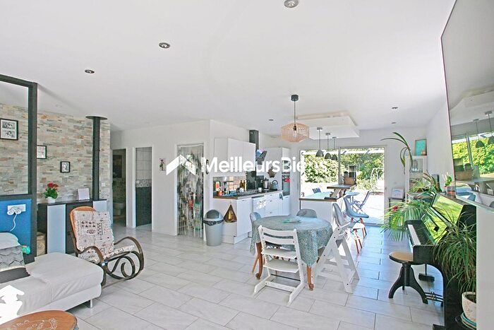 Maison à vendre - Saint-Selve - 6 pièces - 4 chambres