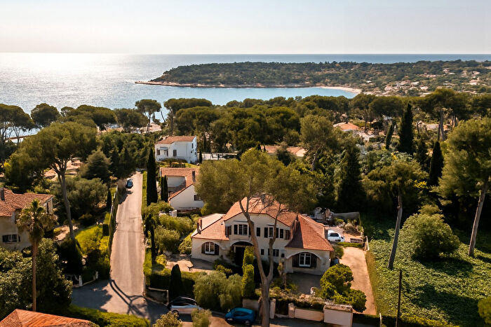 Antibes, Juan-les-Pins, Le Cap - Maison 6 pièces à vendre