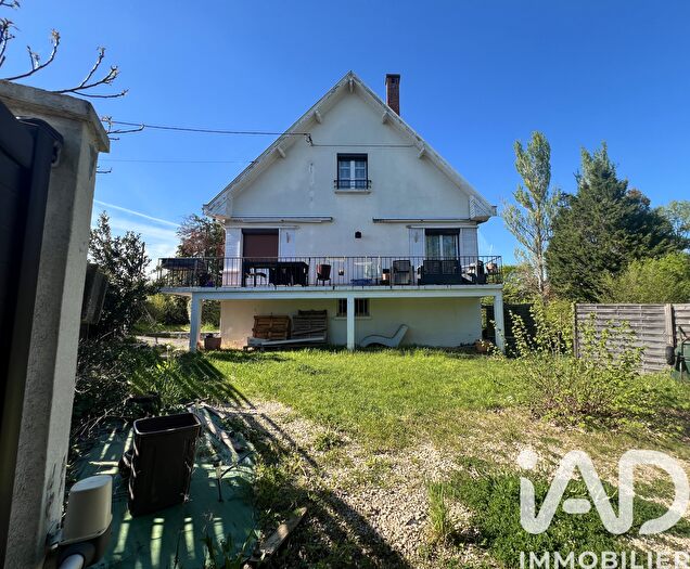 Maison 6 pièces à Saint-Rémy-en-Rollat, à vendre