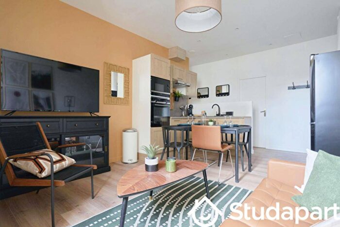Appartement 1 pièce à Centre Ville, Reims, à louer