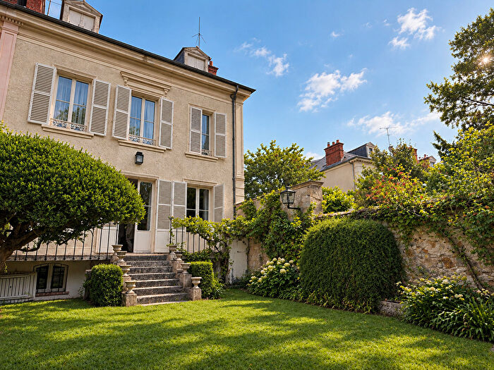 Fontainebleau, Centre-ville : Maison 9 pièces à vendre