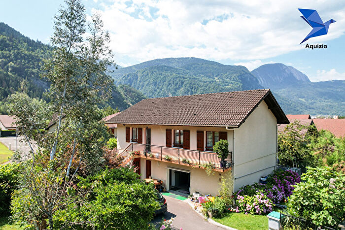 Maison à vendre - Cluses, Centre-ville - 5 pièces - 4 chambres