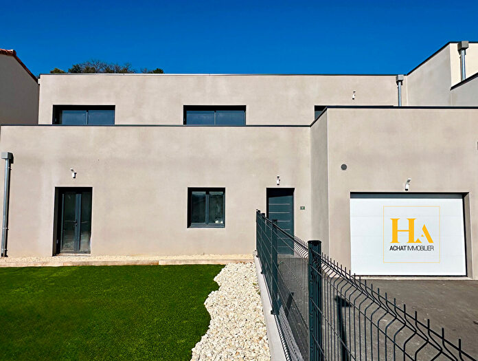 Maison à vendre - Rochemaure - 4 pièces - 3 chambres