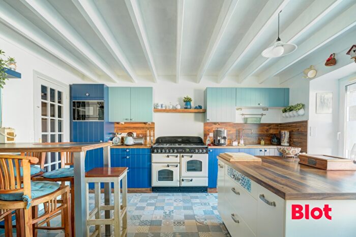 Maison à vendre - Pleudihen-sur-Rance - 6 pièces - 5 chambres