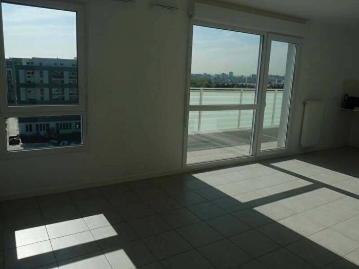 Appartement à louer - Saint Louis, Lyon ème arrondissement - 3 pièces - 2 chambres