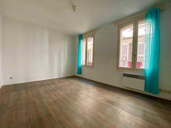 Appartement à louer - Zone Pietonne, Avignon - 2 pièces - 1 chambre