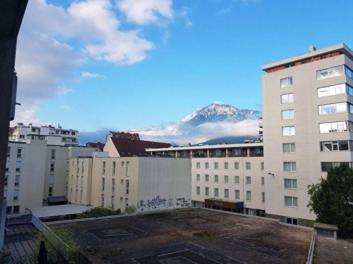 Appartement à louer - Berriat-Ampere, Grenoble - 2 pièces - 1 chambre
