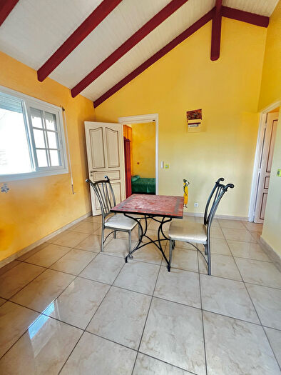 Petit-Bourg : Appartement 2 pièces à louer