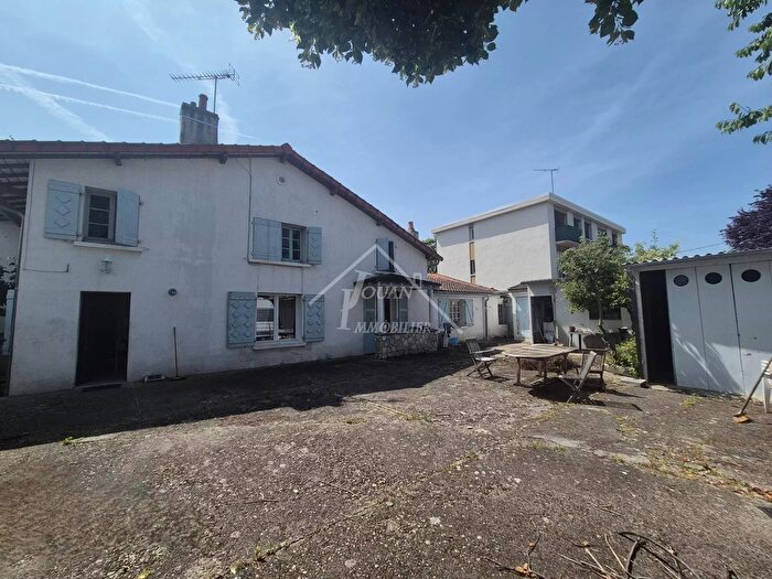 Maison à vendre - Gannat - 5 pièces - 3 chambres