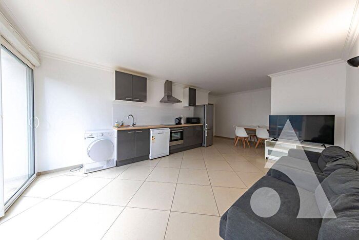 Pyramides Centre, Évry-Courcouronnes - Appartement 6 pièces à louer
