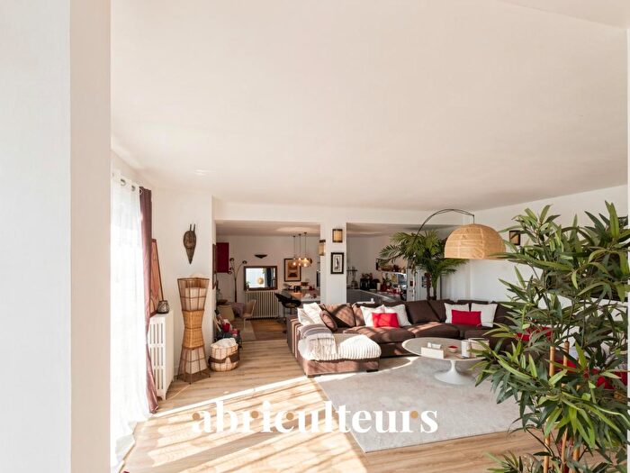 Colombes, Centre-ville : Appartement 5 pièces à vendre