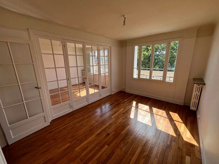 Buttes Chaumont, Paris 19ème arrondissement - Appartement 3 pièces à louer