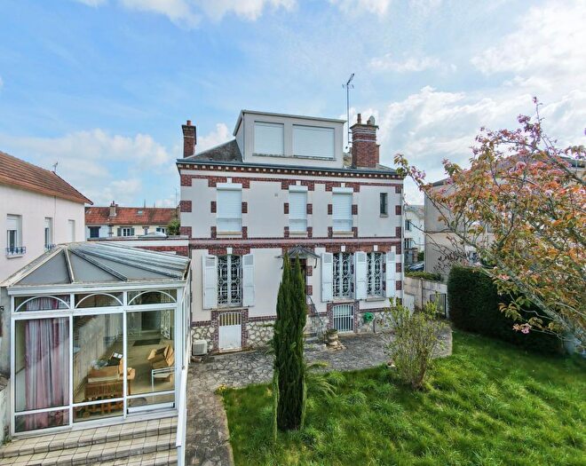 Maison à vendre - Chartres, Hôtel Dieu, Grand Faubourg - 7 pièces - 5 chambres