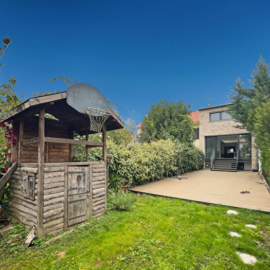 Rosny-sous-Bois, La Garenne : Maison 6 pièces à vendre