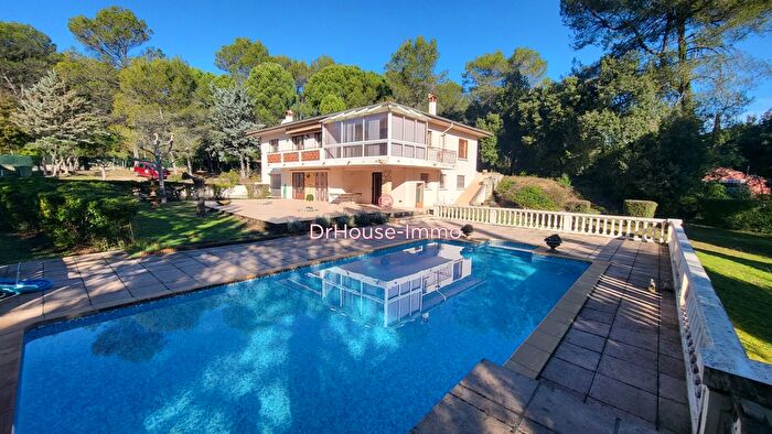 Maison à vendre - Brignoles, Rural - 8 pièces - 5 chambres