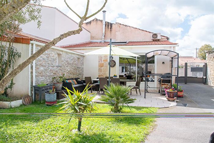 Maison à vendre - Surgères - 6 pièces - 4 chambres