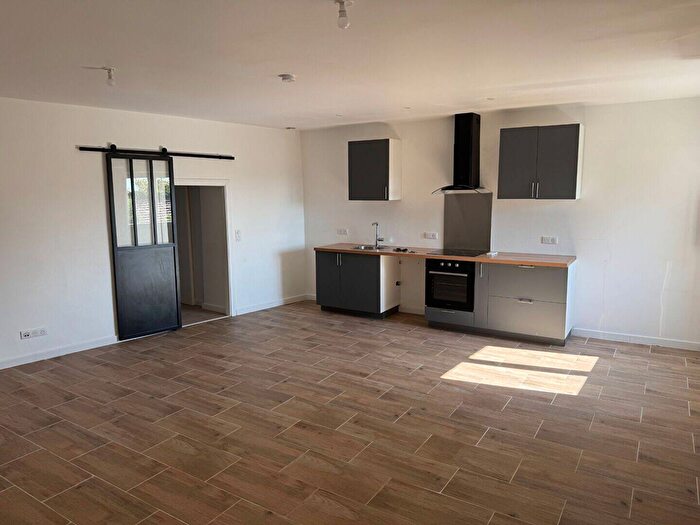 Appartement 3 pièces à louer à Zone Urbaine, Lambesc
