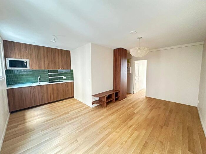 Debain-Michelet-Bauer, Saint-Ouen-sur-Seine : Appartement 2 pièces à louer