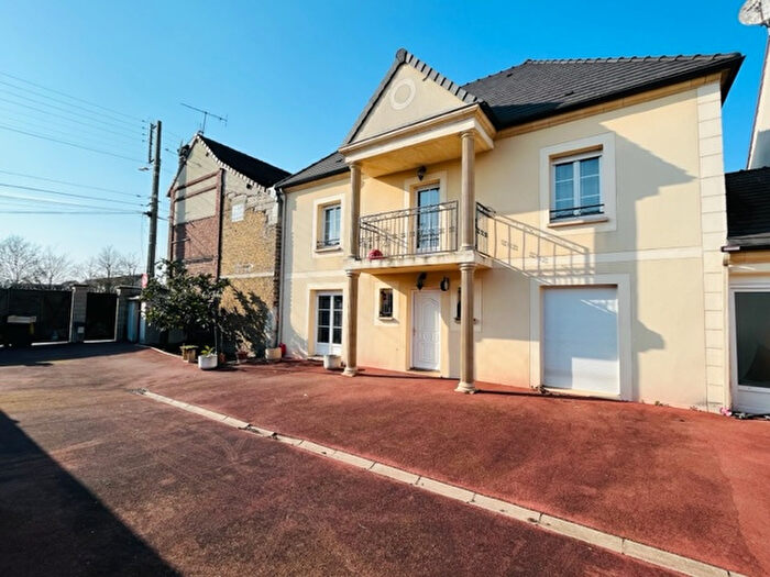 Maison à vendre - Nogent-sur-Oise, Carnot, Europe, Pont Royal - 7 pièces - 5 chambres