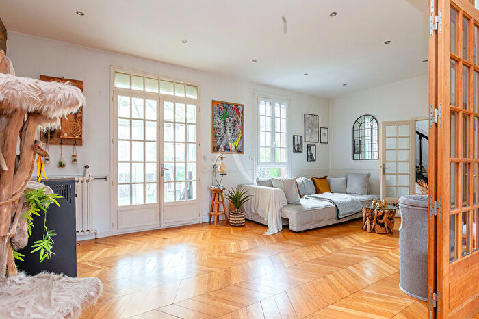 Maison à vendre - Créteil, Val de Brie - 8 pièces - 5 chambres