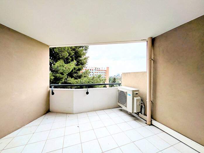 Appartement à vendre - Marseille e , Saint-Jérome - 3 pièces - 2 chambres