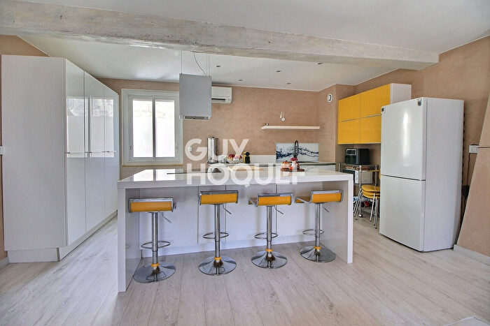 Appartement 2 pièces à Tarascon, Centre-ville, Château, Condamine, à vendre