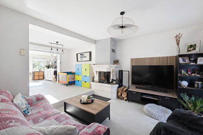 Maison à vendre - Hardricourt - 6 pièces - 5 chambres