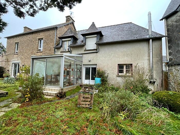 Maison à vendre - Plounévez-Quintin - 7 pièces - 5 chambres