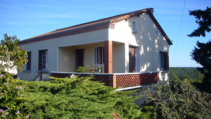 Maison à louer - Thenon - 5 pièces - 3 chambres