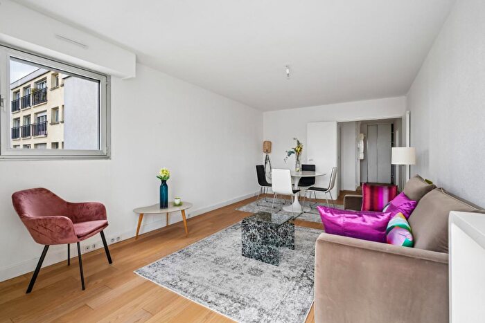 Appartement à vendre - Paris e , Saint-Blaise - 5 pièces - 4 chambres