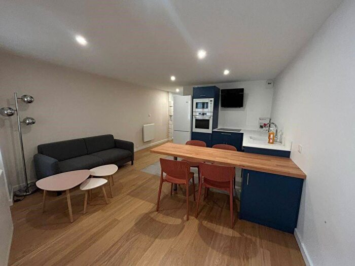 Centre Nord, Rumilly : Appartement 2 pièces à louer