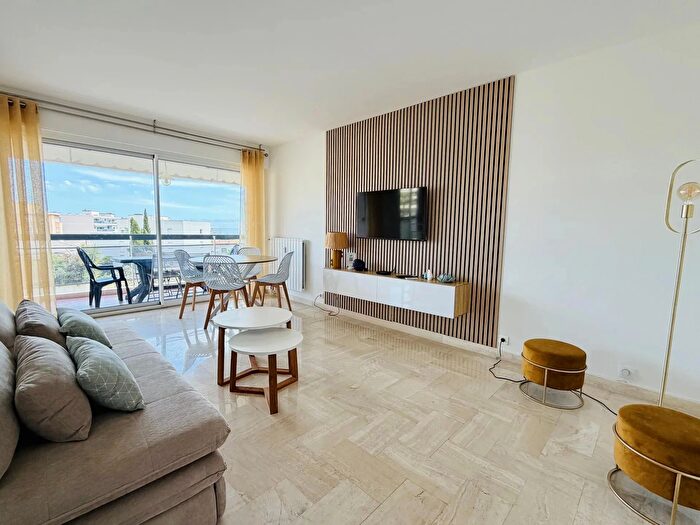 Vallauris, Golfe Juan, Vieux Port : Appartement 2 pièces à louer