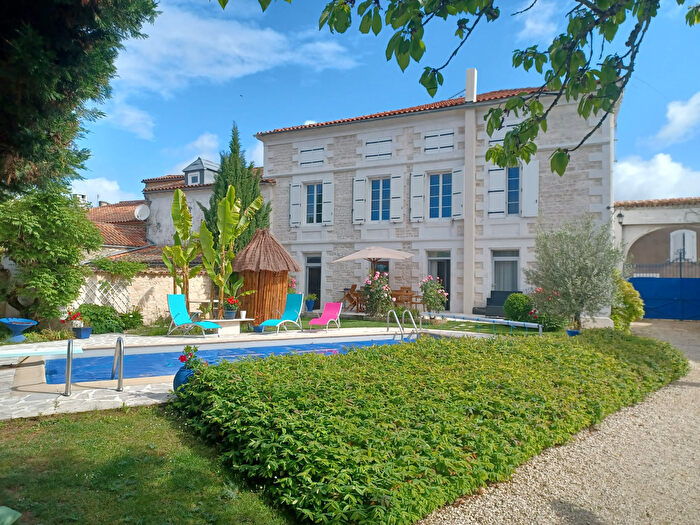 Maison 7 pièces à Vars, à vendre