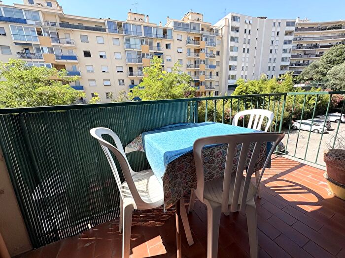 Nice, Saint-Sylvestre : Appartement 3 pièces à vendre
